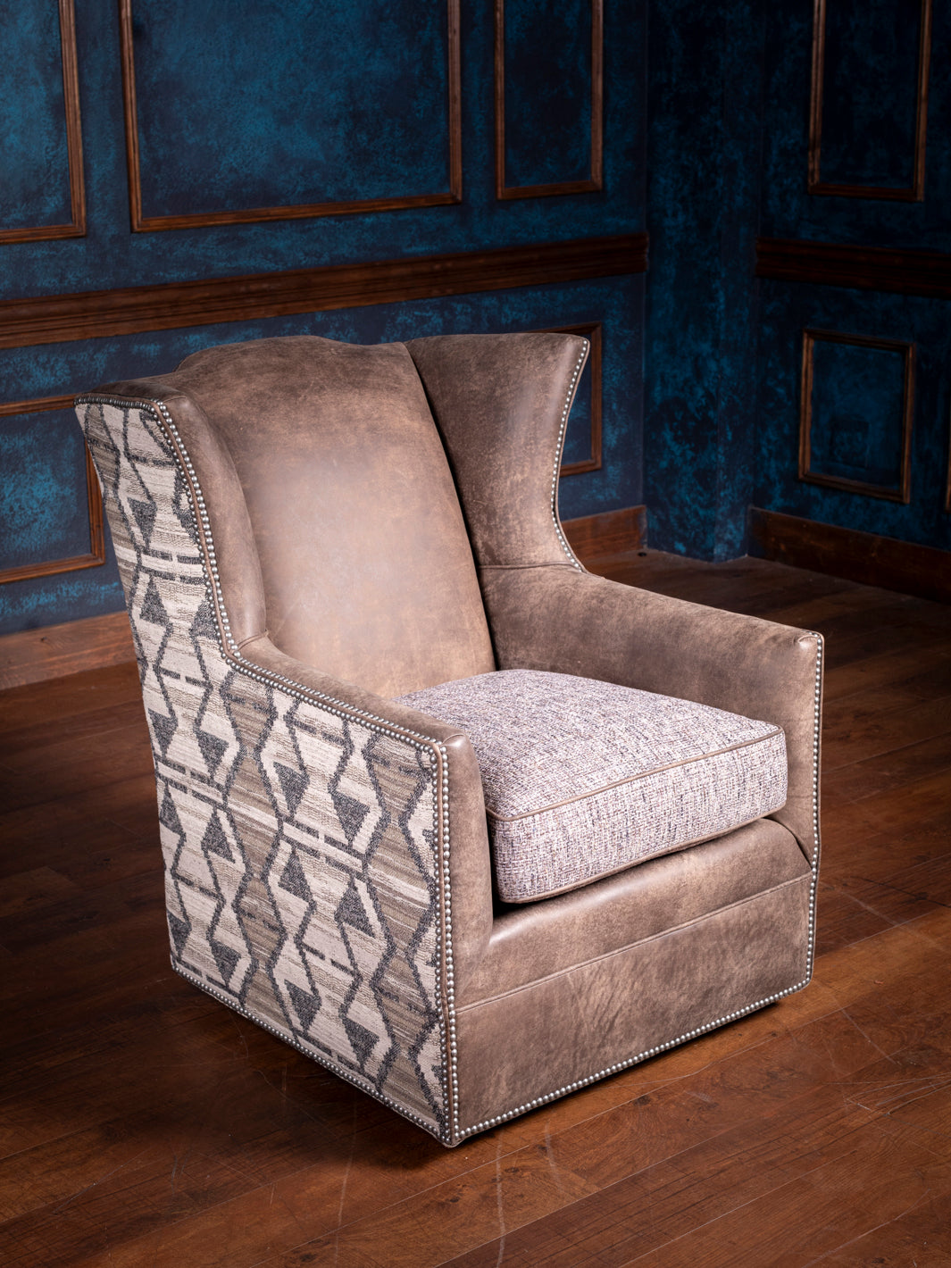 Harmony Leather Swivel Chair – Runyon's Fine Furniture